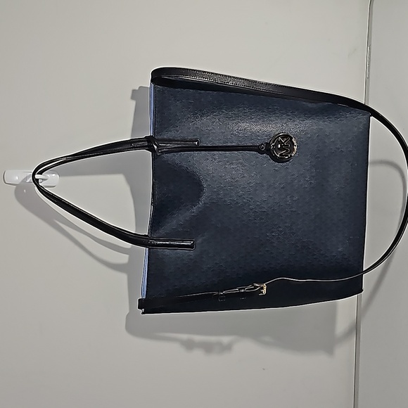 Michael Kors | Bags | Michael Kors Mk Logo Hayley Large Signature ...